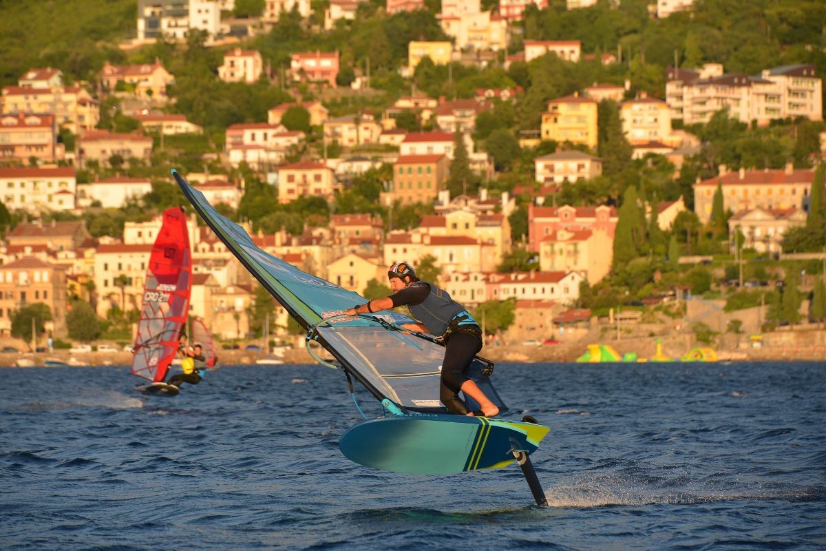 [VIDEO/FOTO] Enrico Marotti najbolji prvog dana regate Volosko Open 2023.