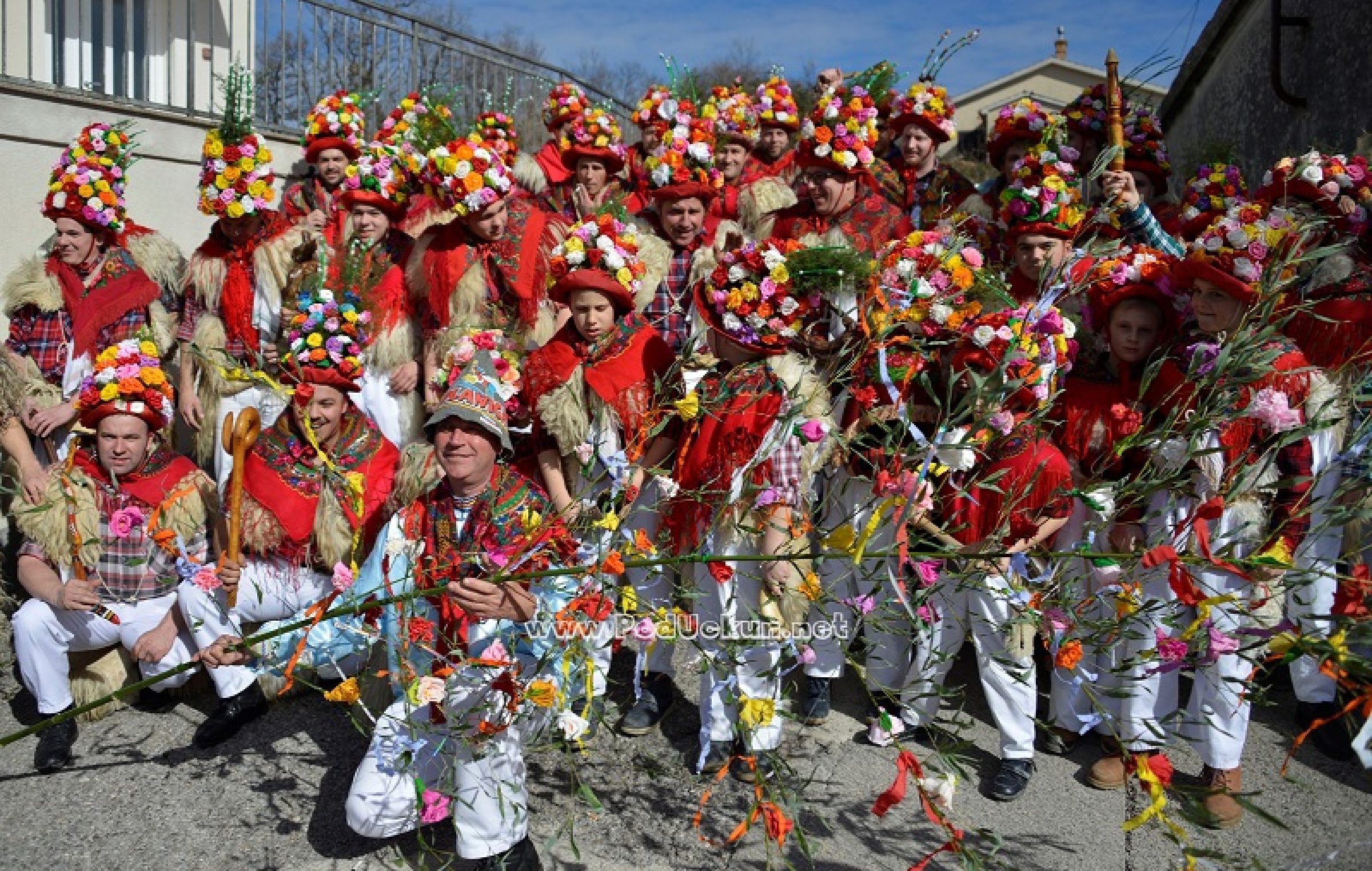FOTO/VIDEO: Brežanski zvončari napravili tradicionalni prijateljski đir ...
